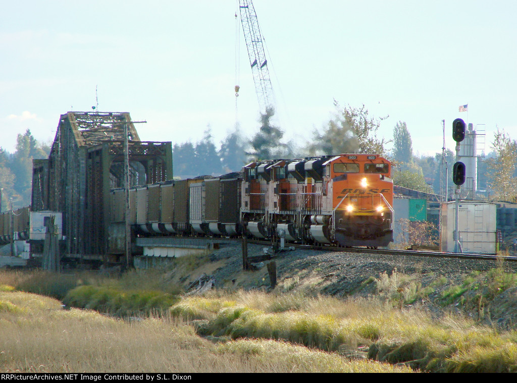 BNSF 9100 North at BR37.8